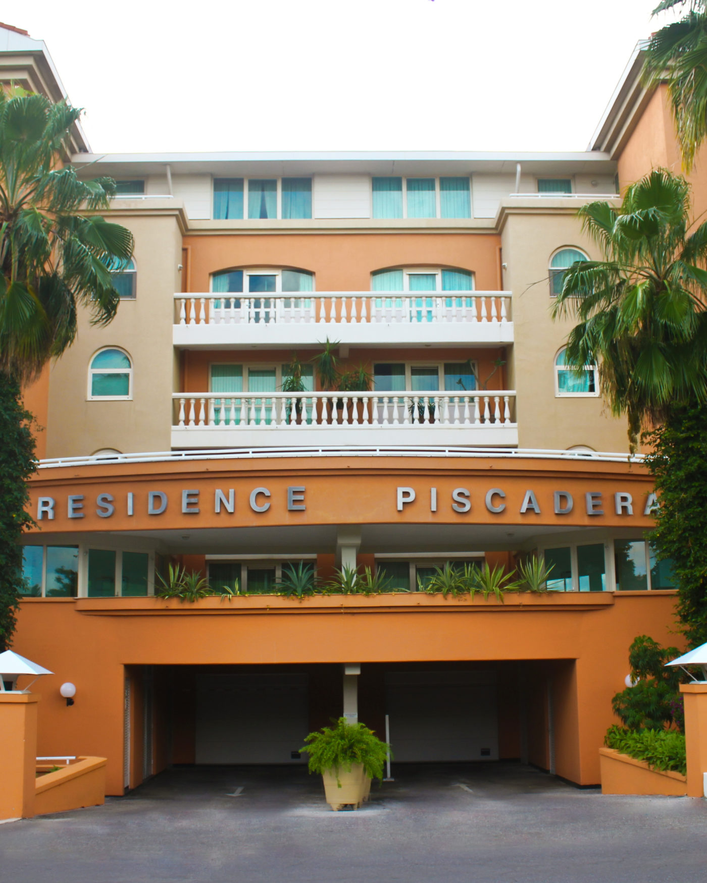 Luxury apartment for rent in Residence Piscadera in Curacao - Athome ...