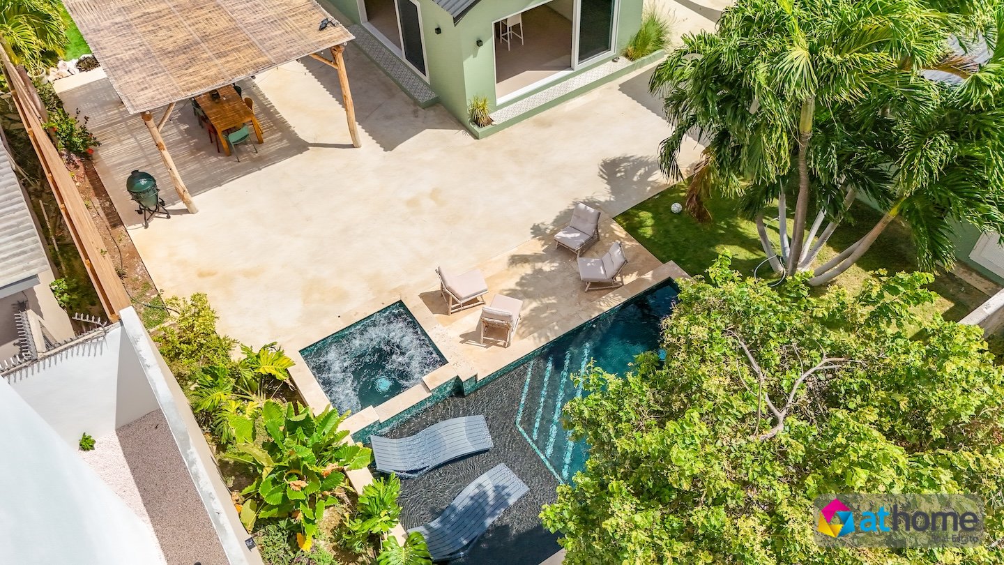 Gerenoveerde Villa met Appartement Zwembad en Jacuzzi te Matancia te ...