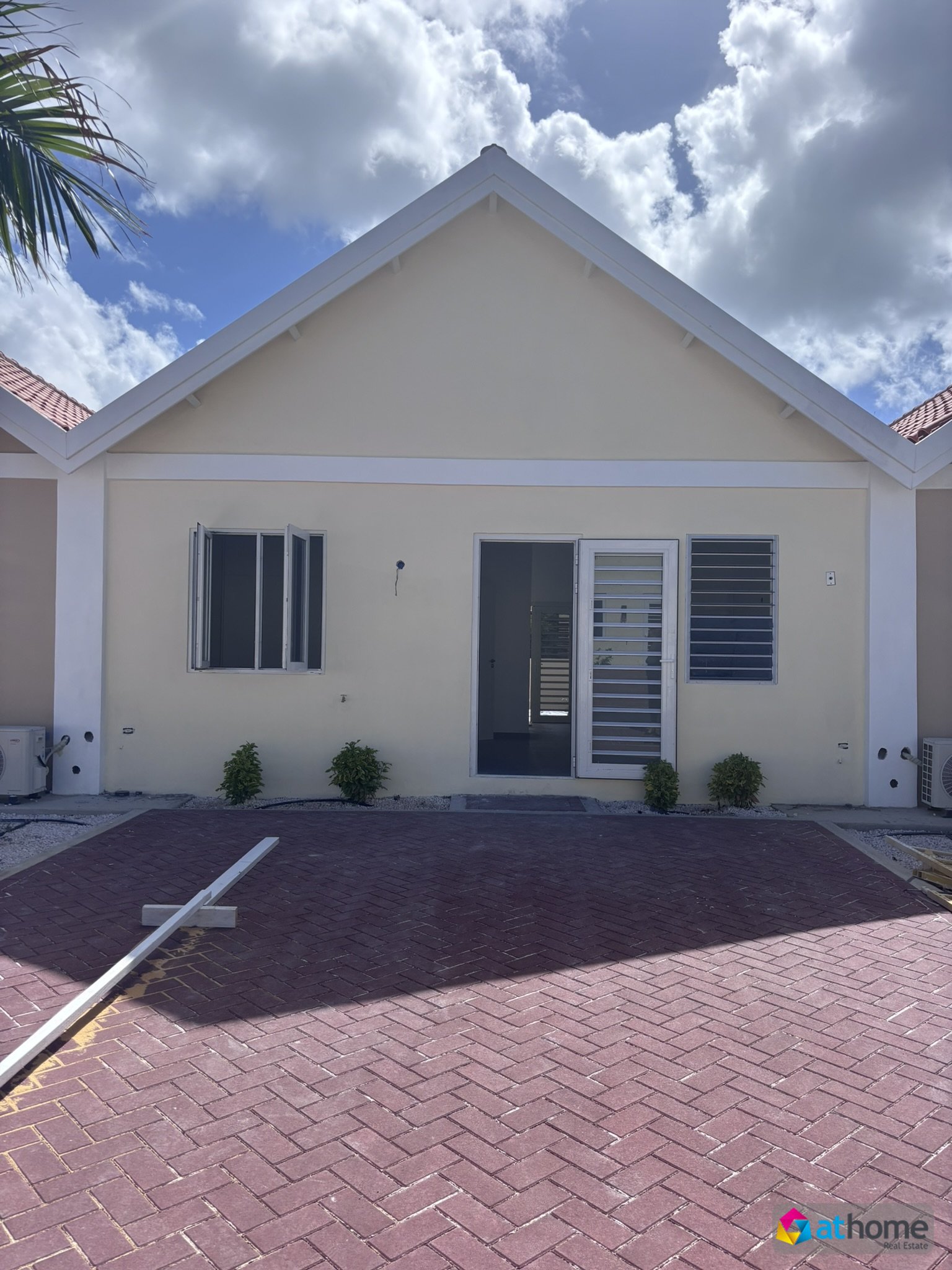 Brand New Two Bedroom House in Mahaai for Rent
